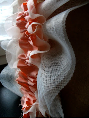 Miss Lovie: Easy Ruffle Gift Bags