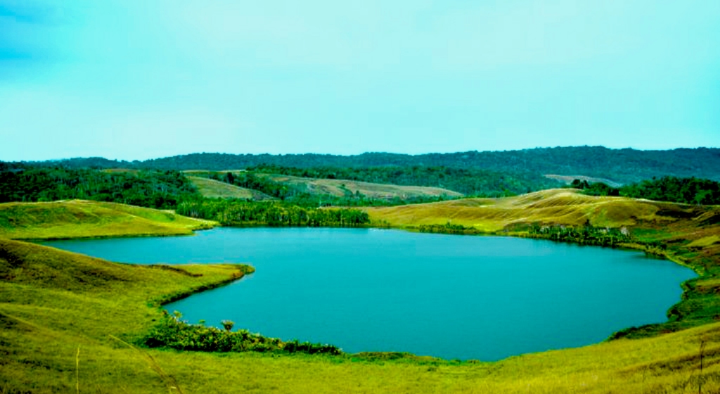 Danau Love, Pesona Alam Romantis Di Jayapura Papua | Om Wisata