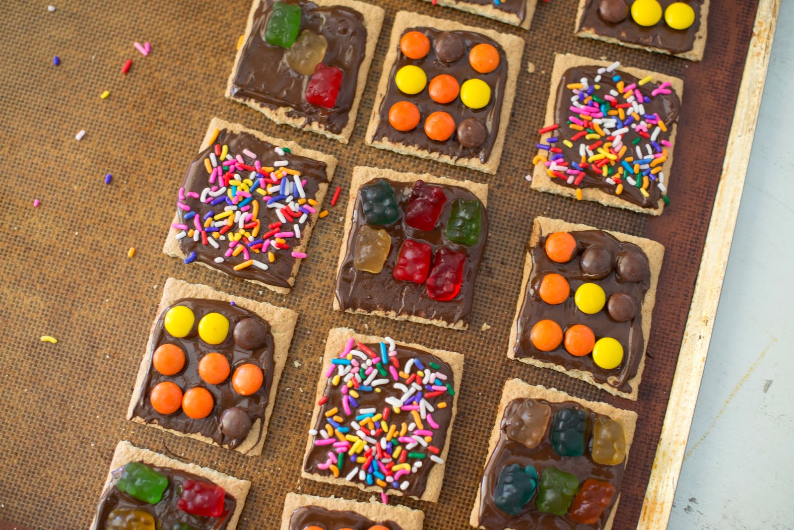 Domestic Fashionista: Backyard Pre-Chocolated Smores