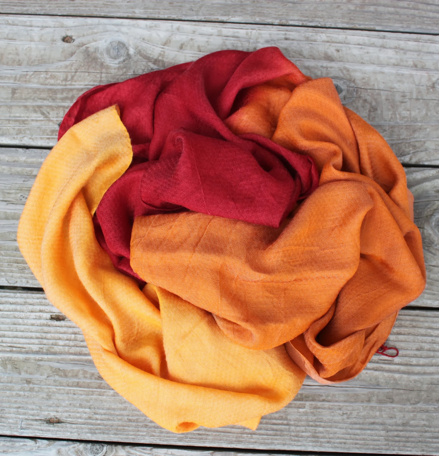 DIY kinda girl: How to Dye Fabric (Gradient Color Scarf)