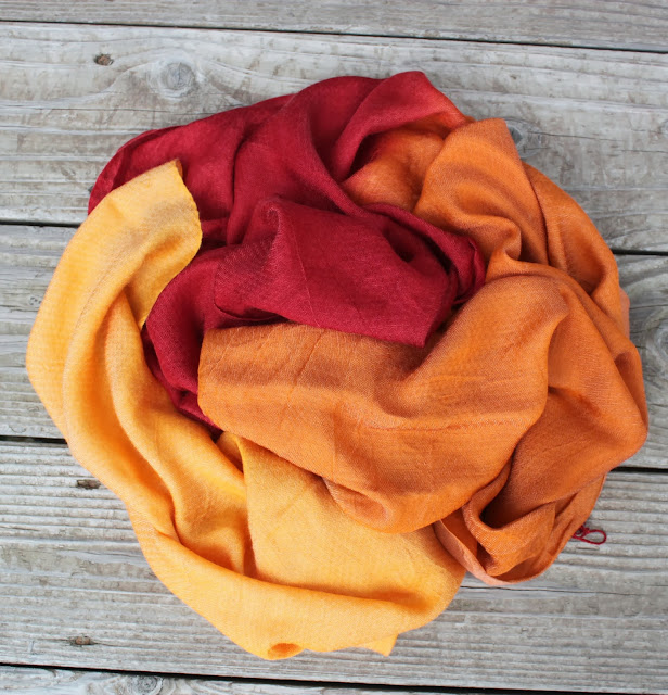 DIY kinda girl: How to Dye Fabric (Gradient Color Scarf)
