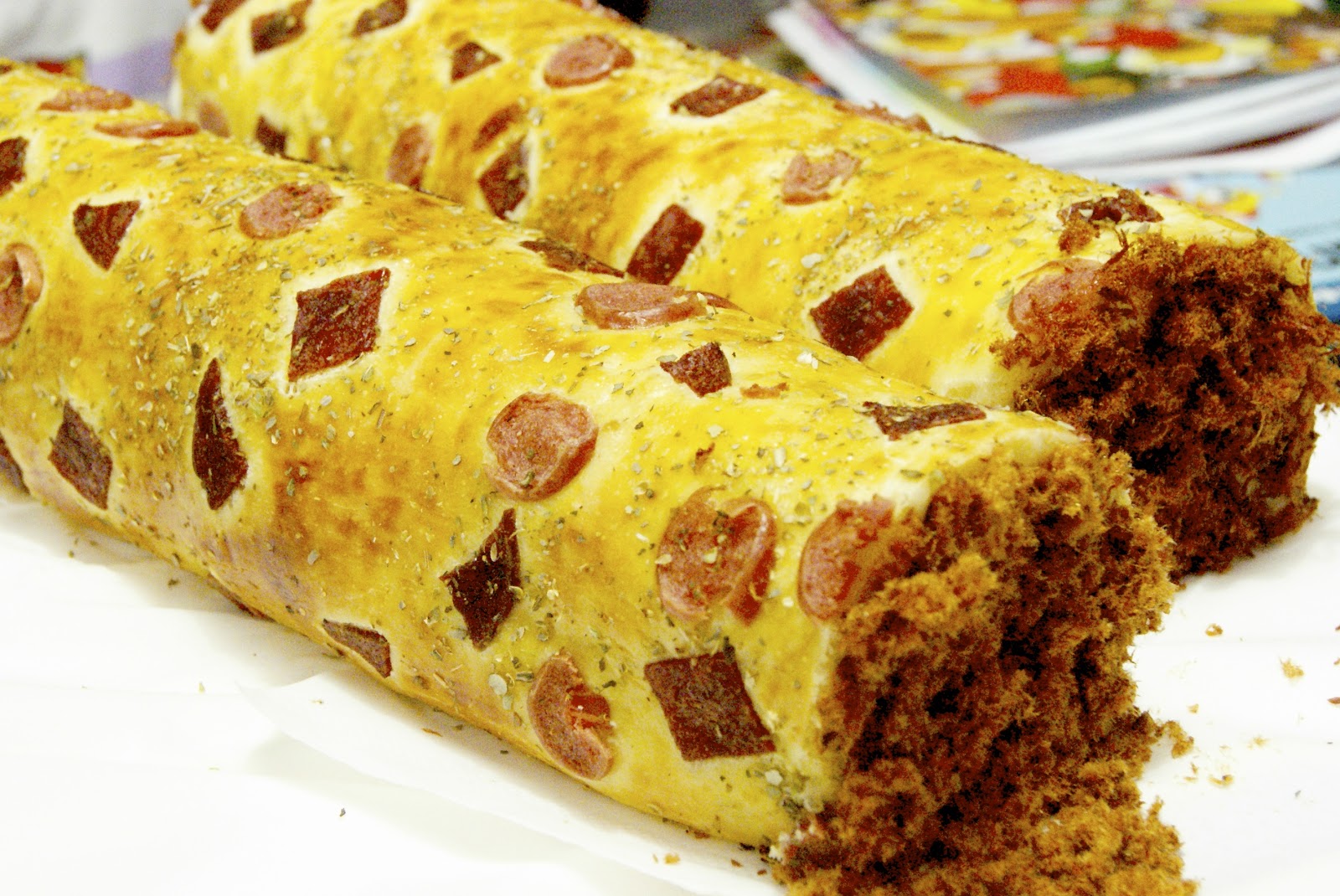 Alaishaa's Kitchen: Roti Abon Gulung