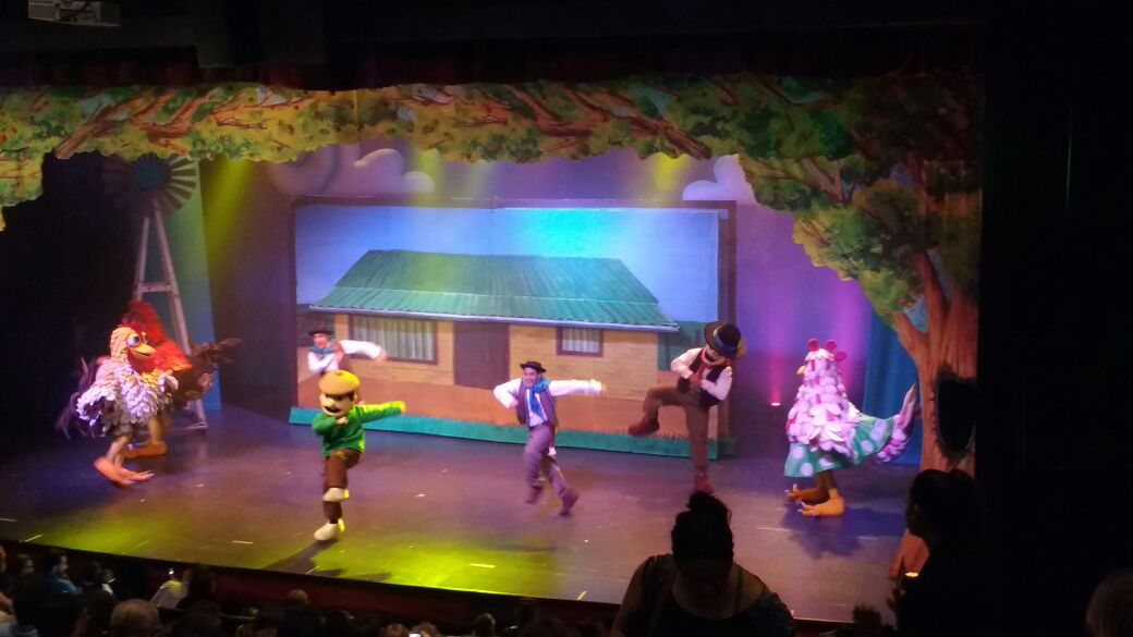 Teatros Argentinos: CRÍTICA: LA GRANJA DE ZENÓN