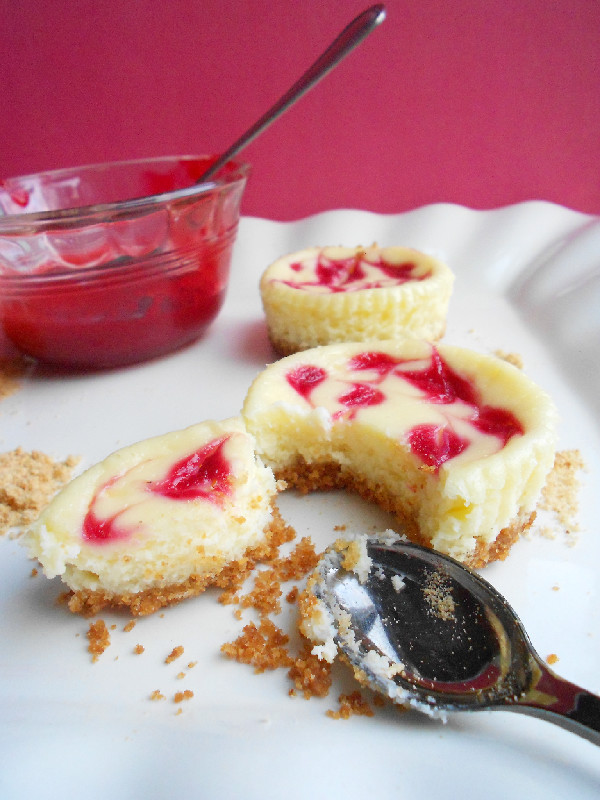 Raspberry Swirl Cheesecake Cupcakes - Confessions of a Confectionista