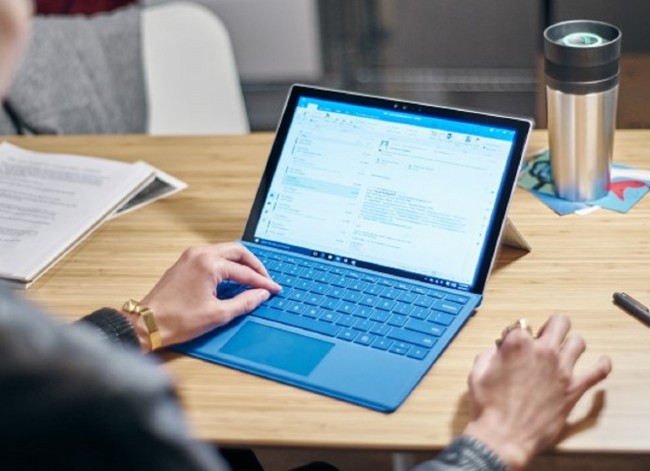 Microsoft Surface Pro 4 Flickering Screen Issue Solved: Free ...