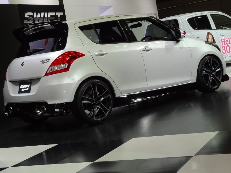 SUZUKI SWIFT: Tokyo Auto Saloon 2012