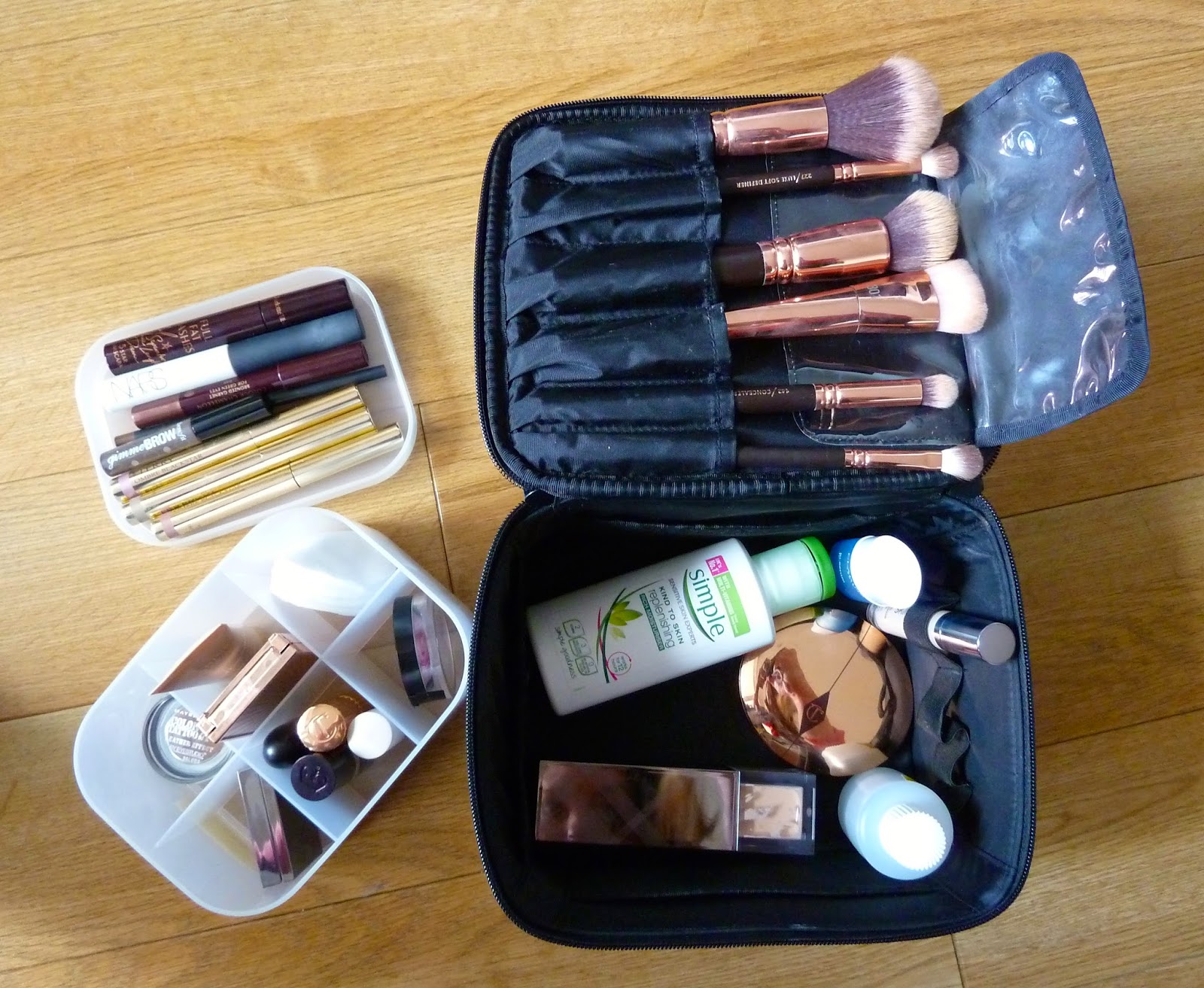 My travel makeup bag: The Muji Vanity make up box | I Hart beauty
