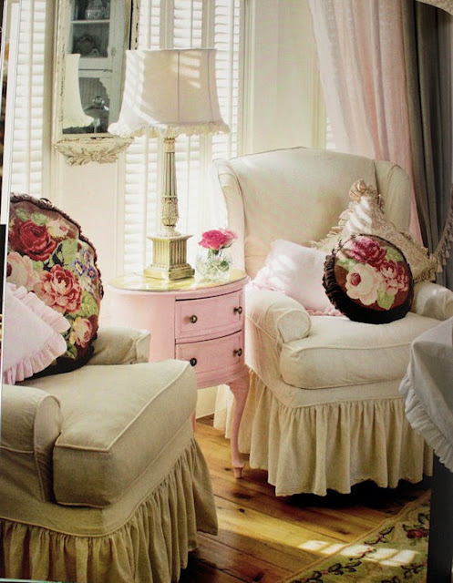 Eye For Design: Decorating Rose Patterned Interiors