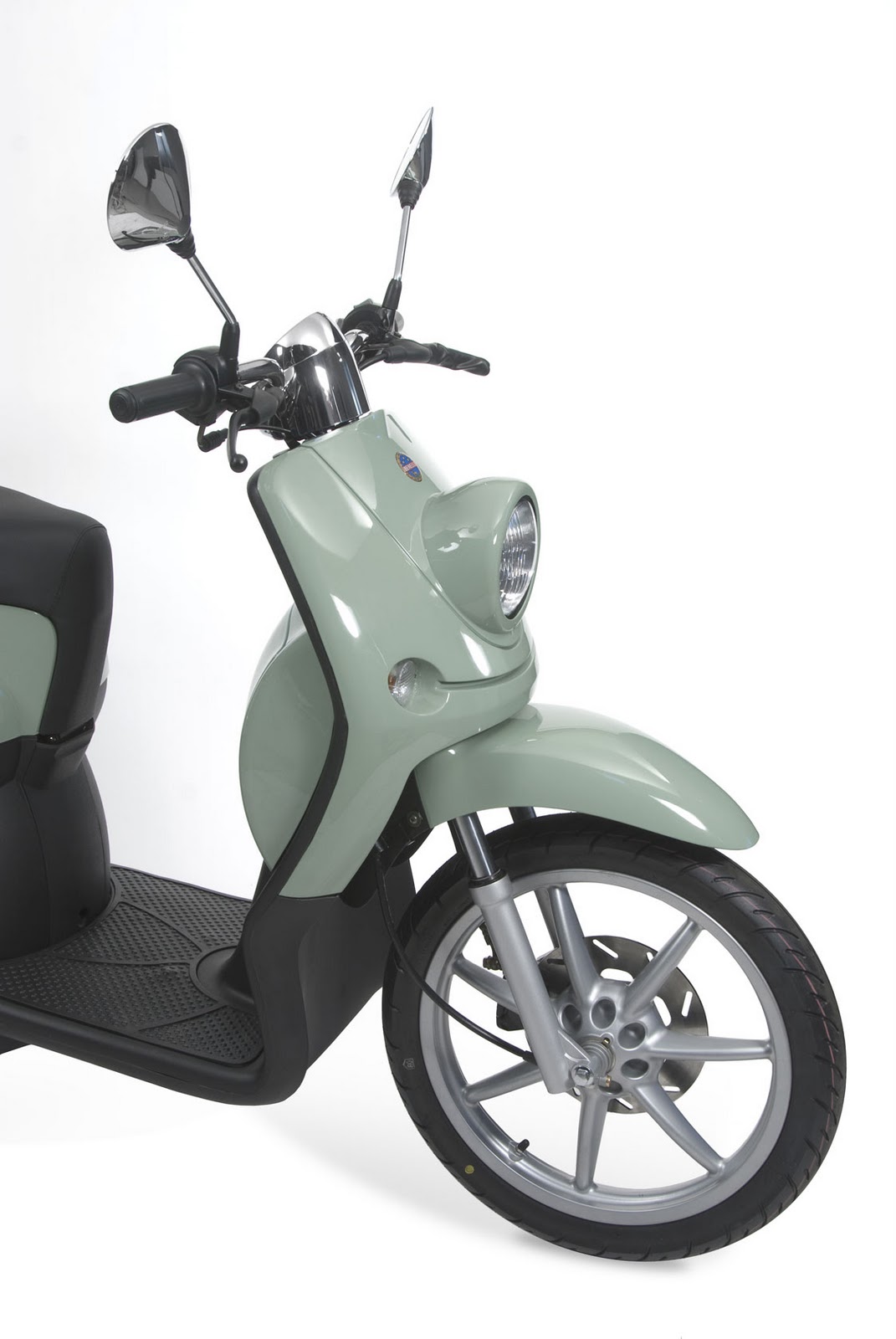 Motorcycle Pictures: Benelli Pepe 50 Classic - 2011