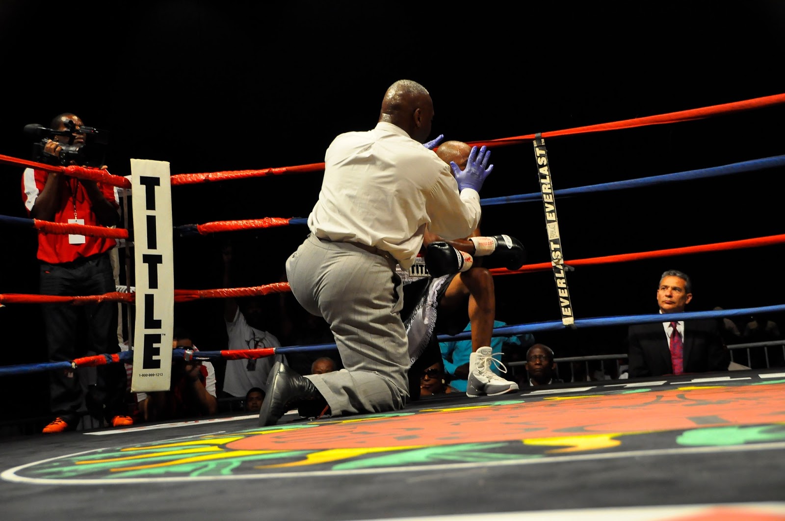 Boxing Along The Beltway: Barnett Wins By Sixth-Round TKO in Self ...