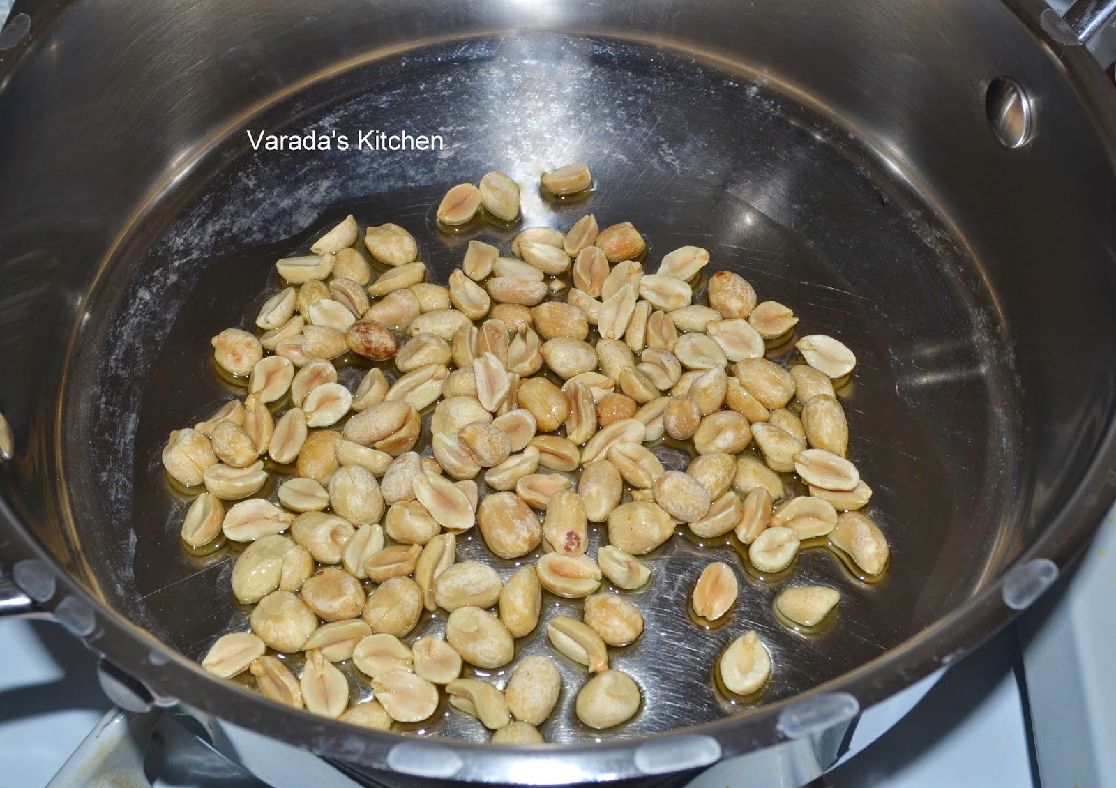 Varada's Kitchen and Garden: Churmure Chivda