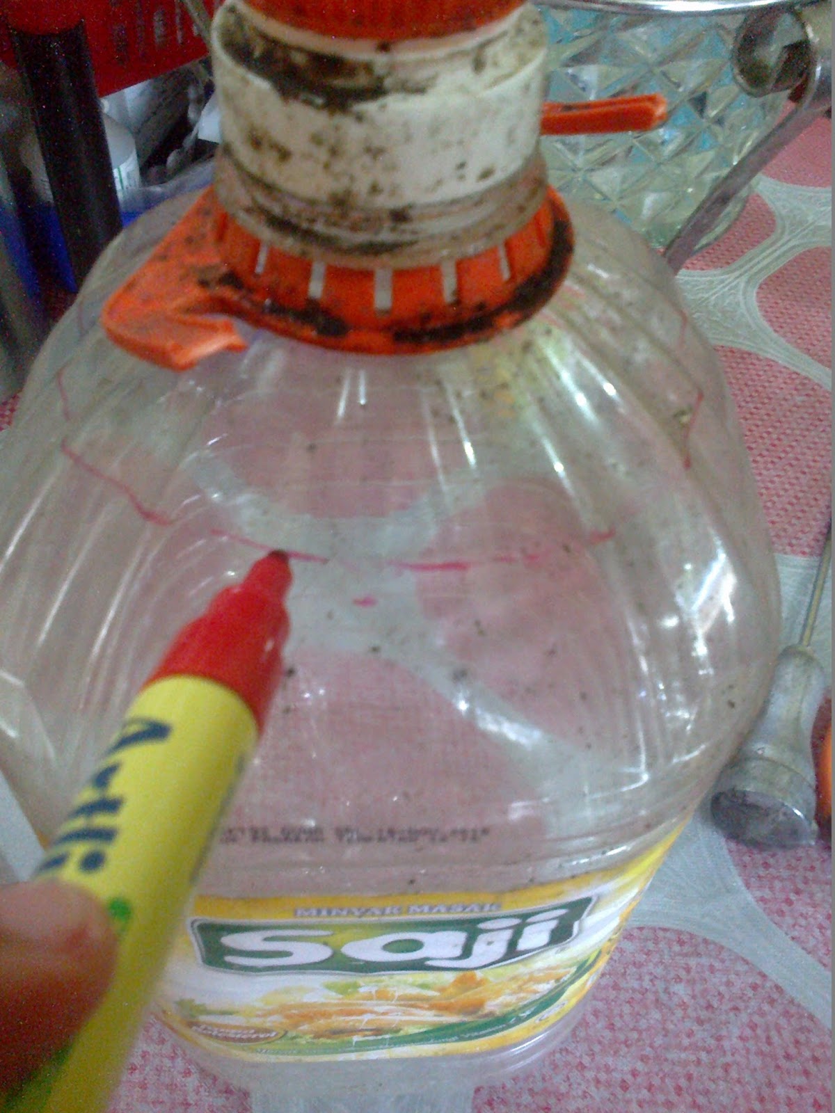 cik azz: DIY: Jangan buang botol minyak masak.