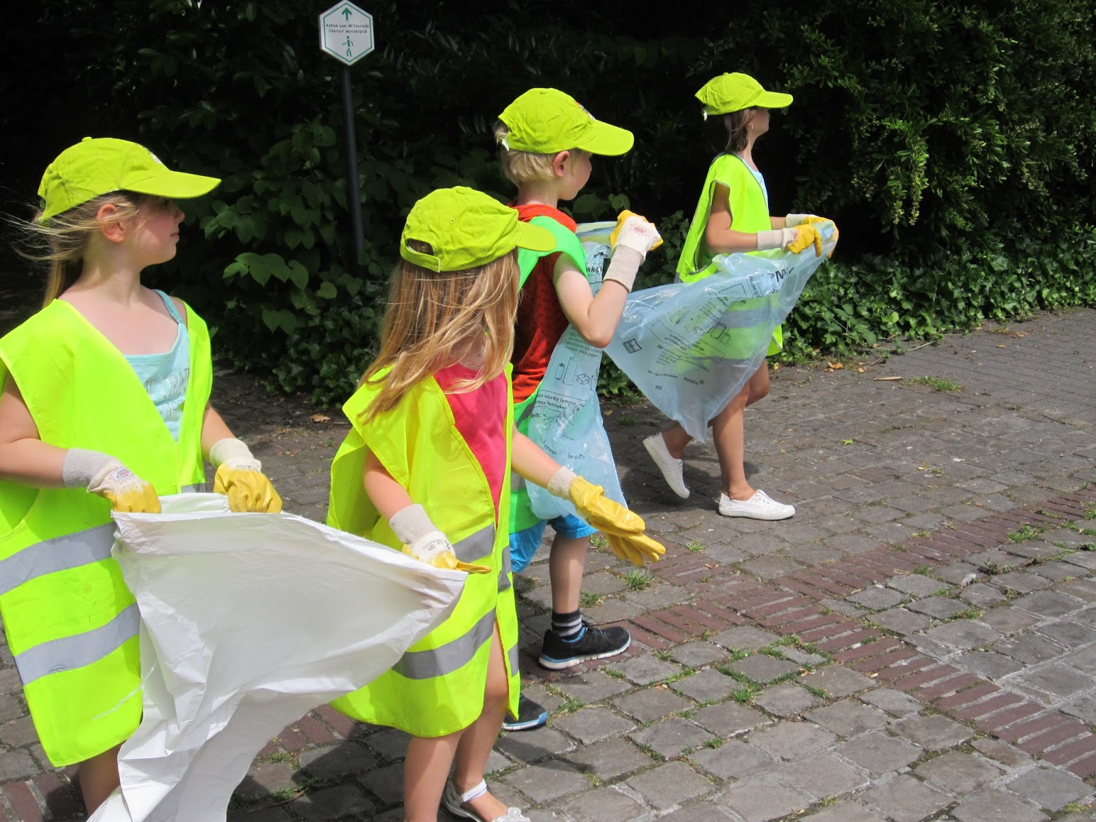 De elfenklas: Zwerfvuilactie: wij ruimen op!