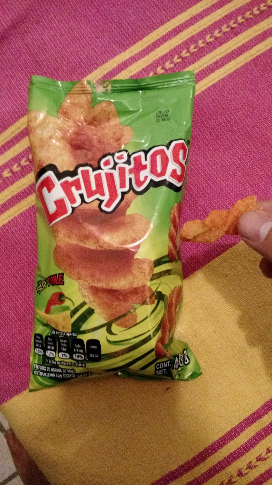 The Horchata Diaries: Chip Reviews: Crujitos and Submarinos Choco Bun