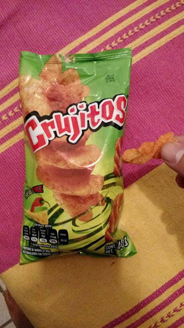 The Horchata Diaries: Chip Reviews: Crujitos and Submarinos Choco Bun