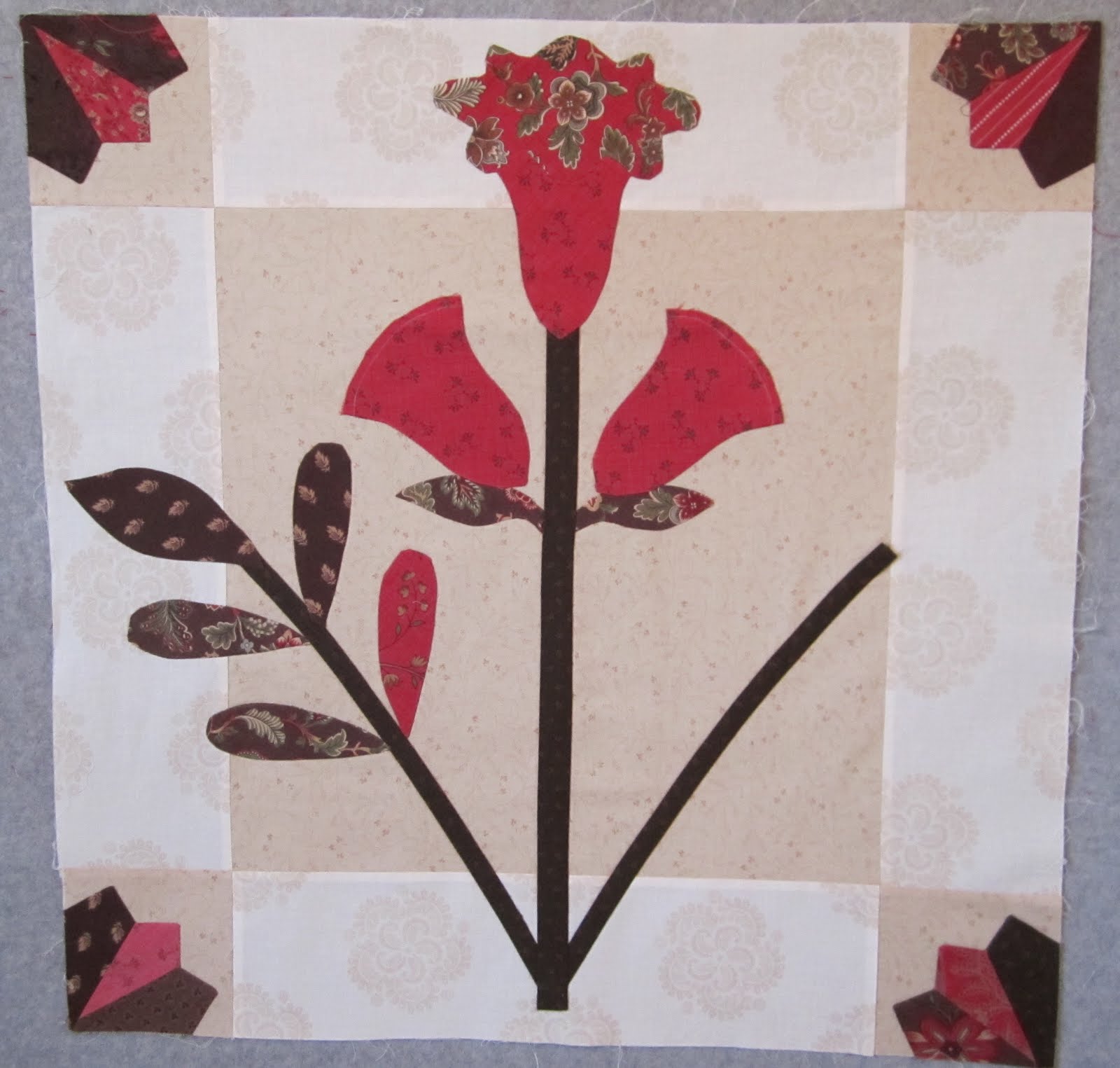 Cupcakes 'n Daisies: Evening Bloom - Block 4