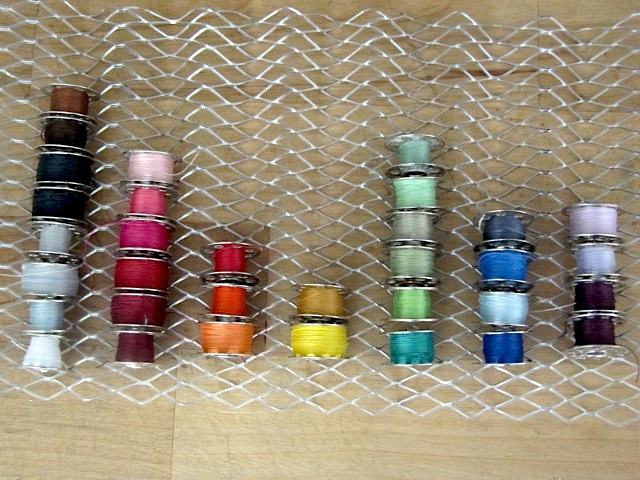 Sew Many Ways...: Tool Time Tuesday...Hot Dog Bobbin Rack