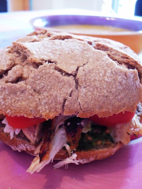 Cantinho da Somi: Sandes de frango com pesto rápido