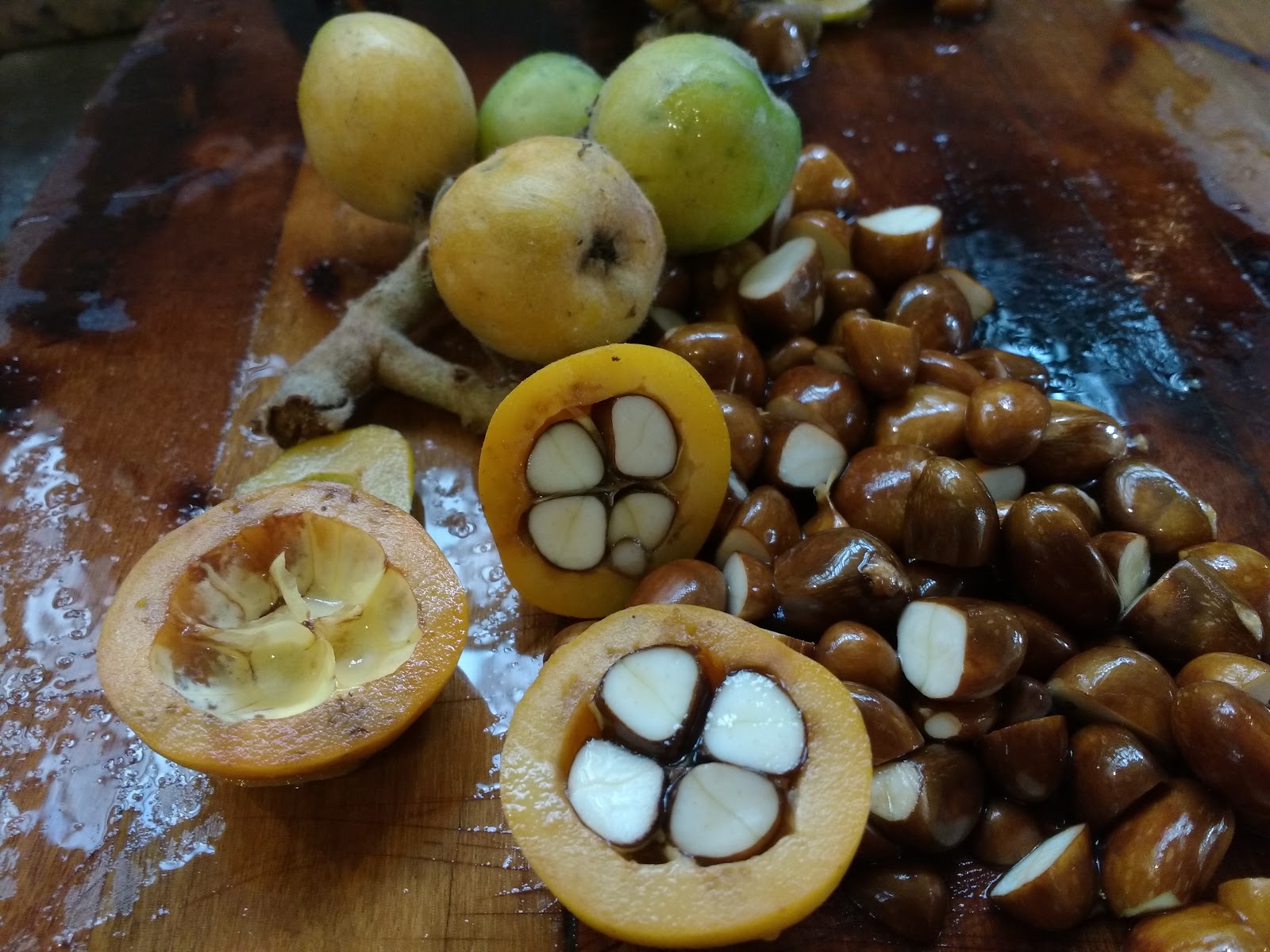 come-se: Aproveitando as nêsperas da estação: chutney de nêsperas