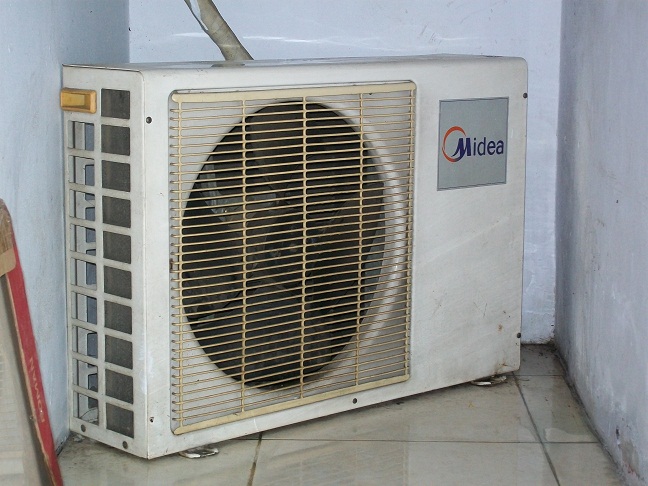 Bagian-bagian AC split ( Kondensor ) - SERVICE AC DI SEMARANG 082223222064