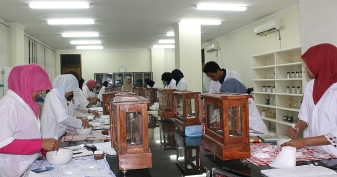 7 Universitas Jurusan Farmasi Terbaik di Indonesia - Biologizone