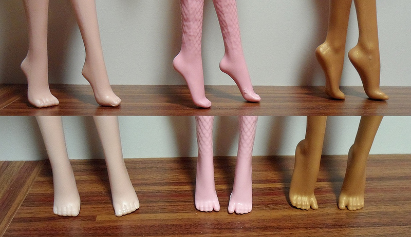 Fashion Doll Shoes: Bratzillaz vs. Monster High feet