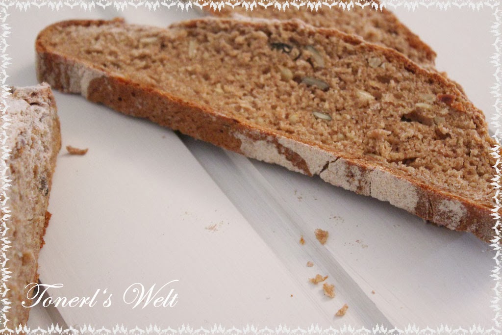 Tonerl's Welt: Zwiebel-Käse Brot