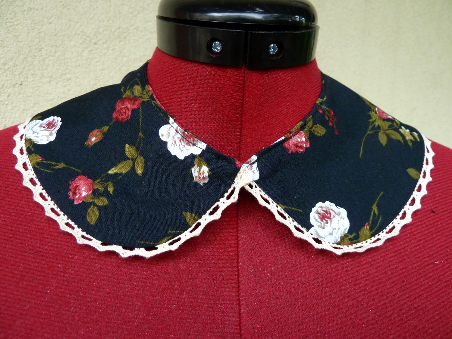 Fun with detachable collars #1 - A Stitching Odyssey