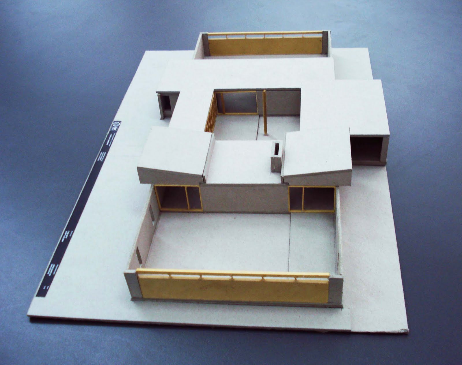 UP ~ Taller III: CASA SERT