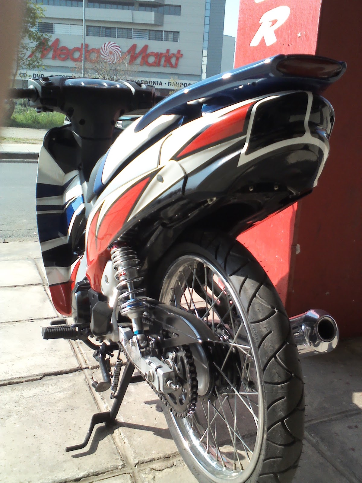 T.T.Design: MODENAS KRISTAR 125 by M-Place T.T.Design