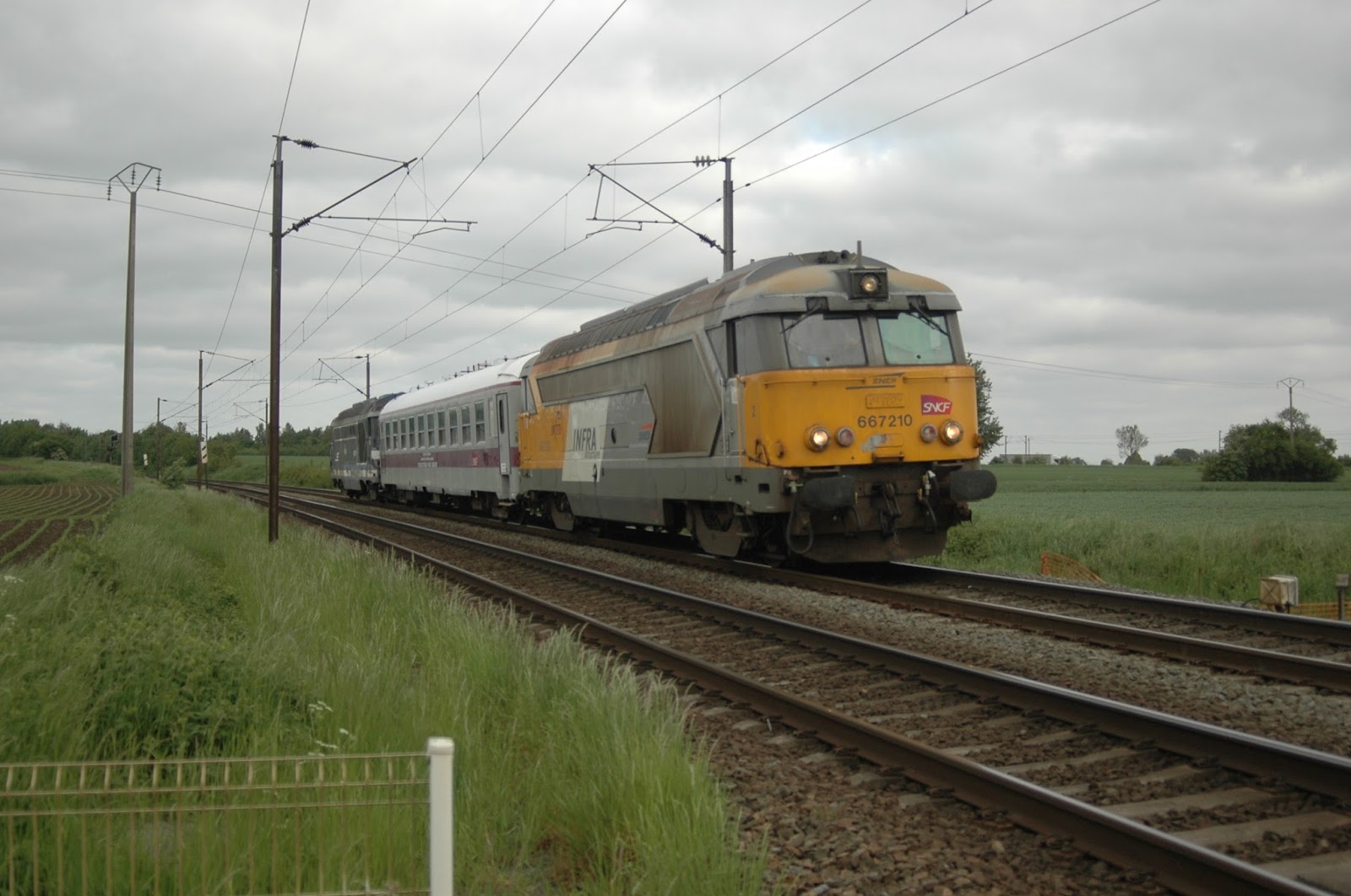 LA PASSION DU TRAIN: BB 67210 INFRA à Hazebrouck , suite