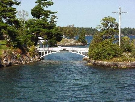 World's Most Shortest International Bridge - For Fum And Interesting ...