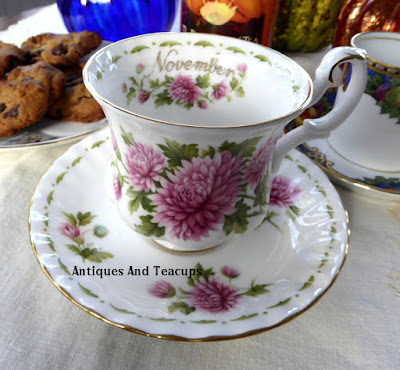 Antiques And Teacups: November tea, Giveaway Winner!