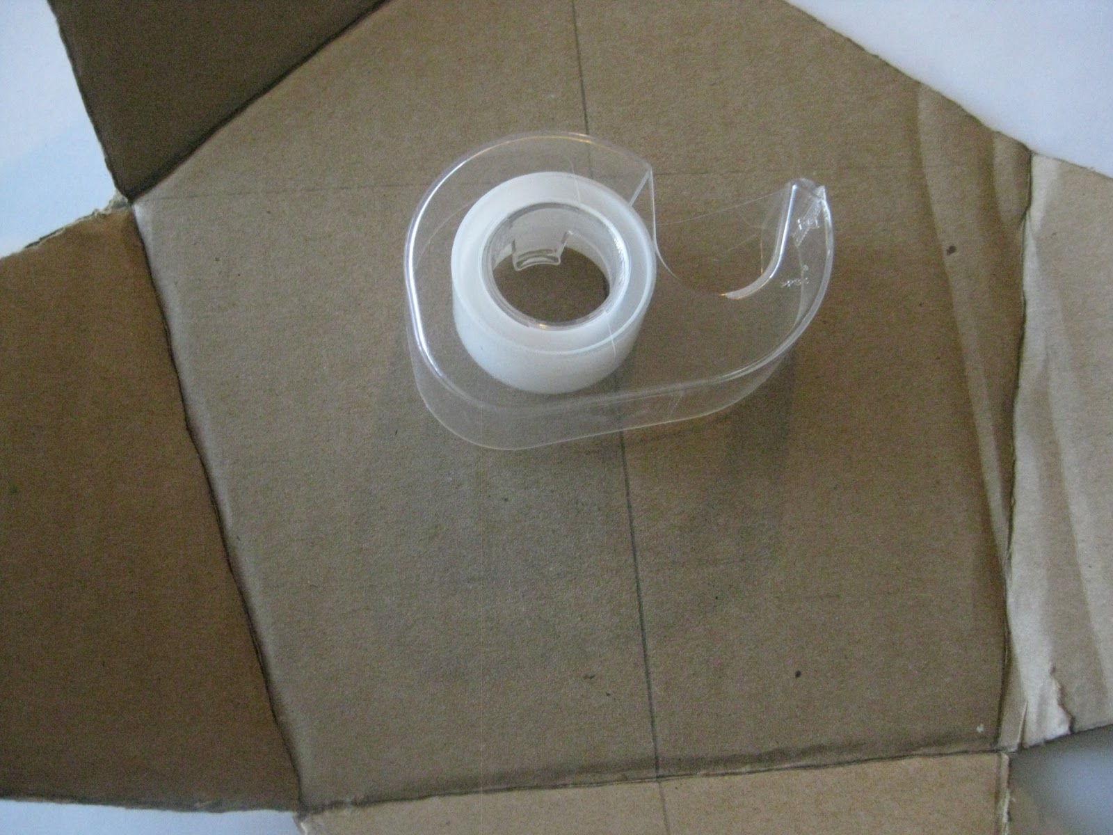 Bird's Nest TV: DIY Urban Outfitters Inspired: Paper Wall Pocket