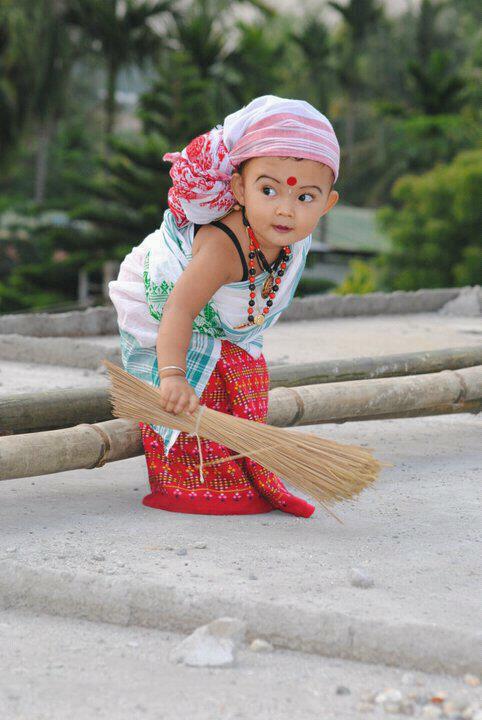 Free Wallpapers: Very Cute Kids With Lots of Smiles