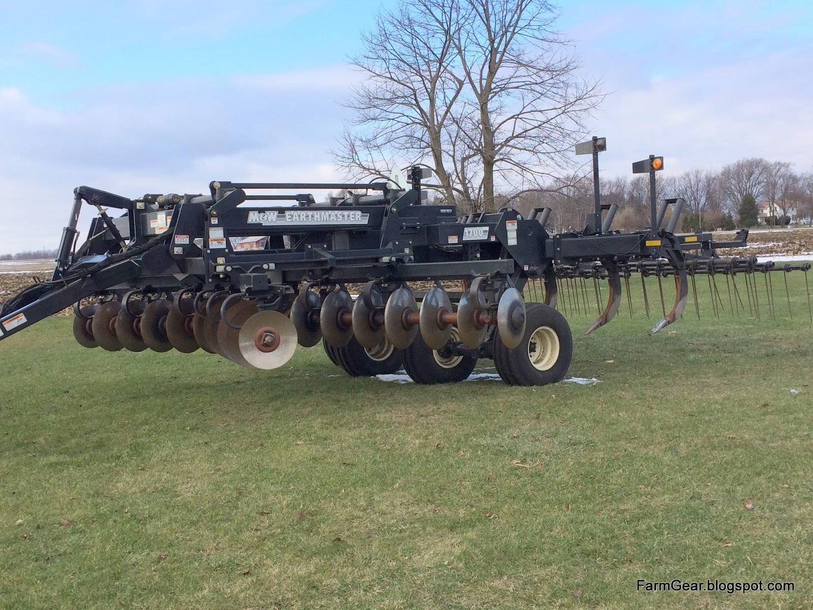 M&W 1700 Earthmaster Disc Ripper