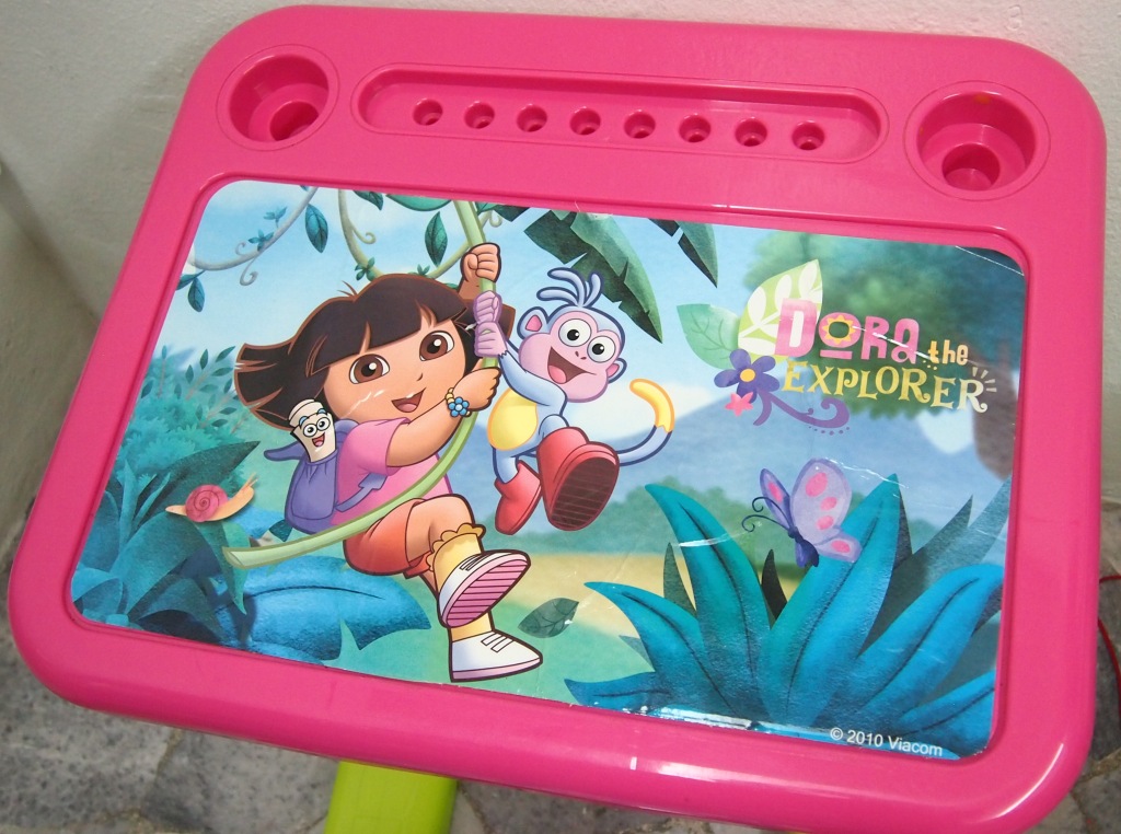 JuaiMurah: Dora Table With Attached Chair