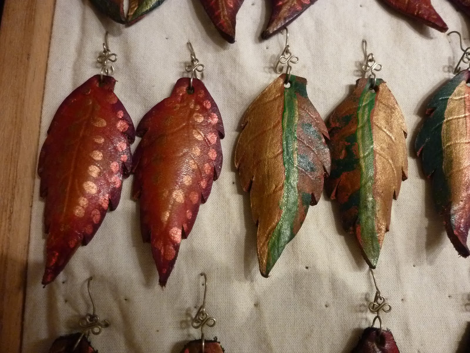 Ambar Artesanias: Artesanias en cuero.