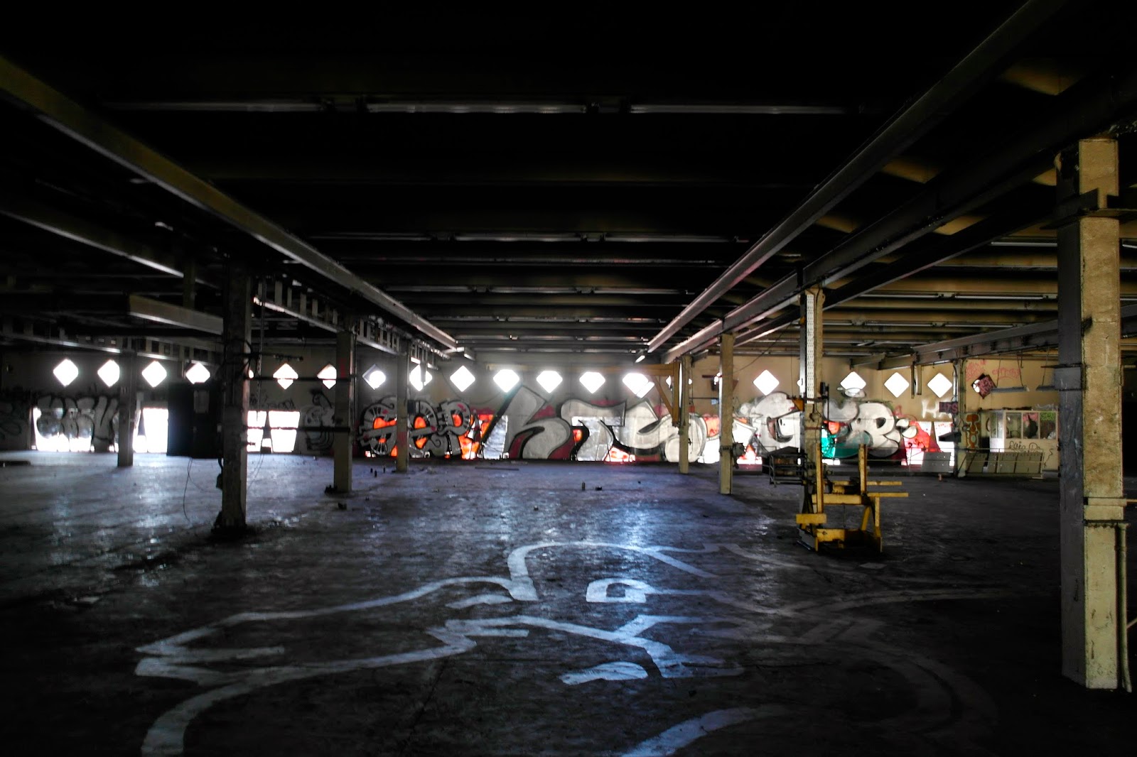 Distractions.....: urbex: The MUNCK building