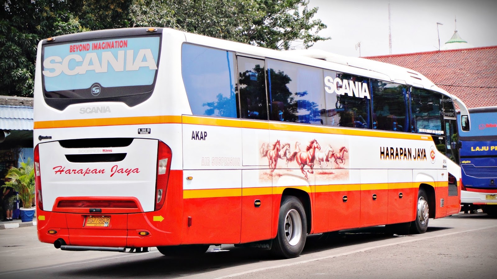 Harapan Jaya - Bus Indonesia