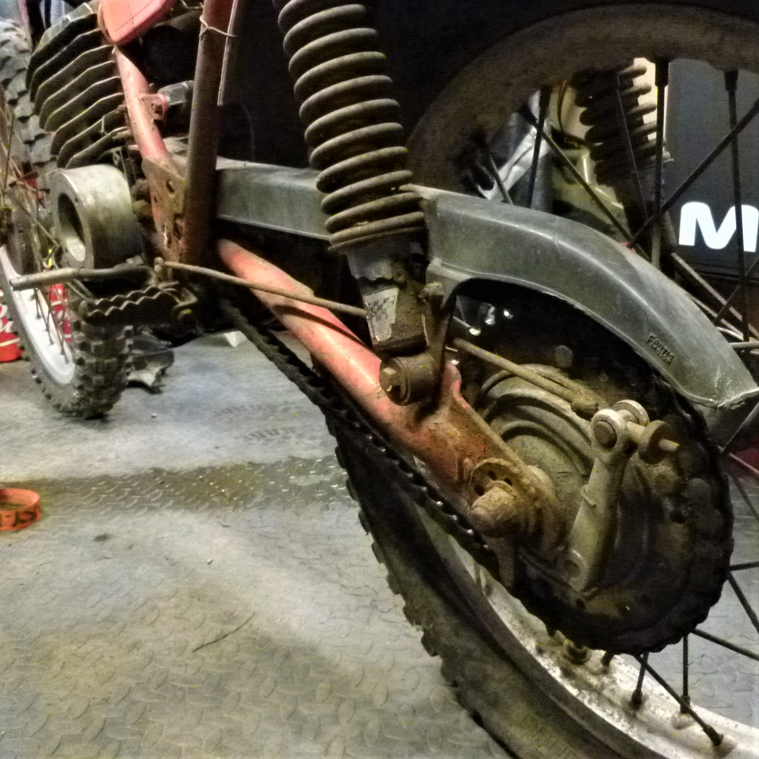 Mercenary Garage : Fantic 200