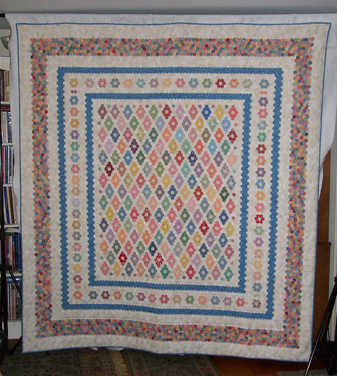 Inklingo Projects: THE Hexagon Quilt - Insanity FINISHED