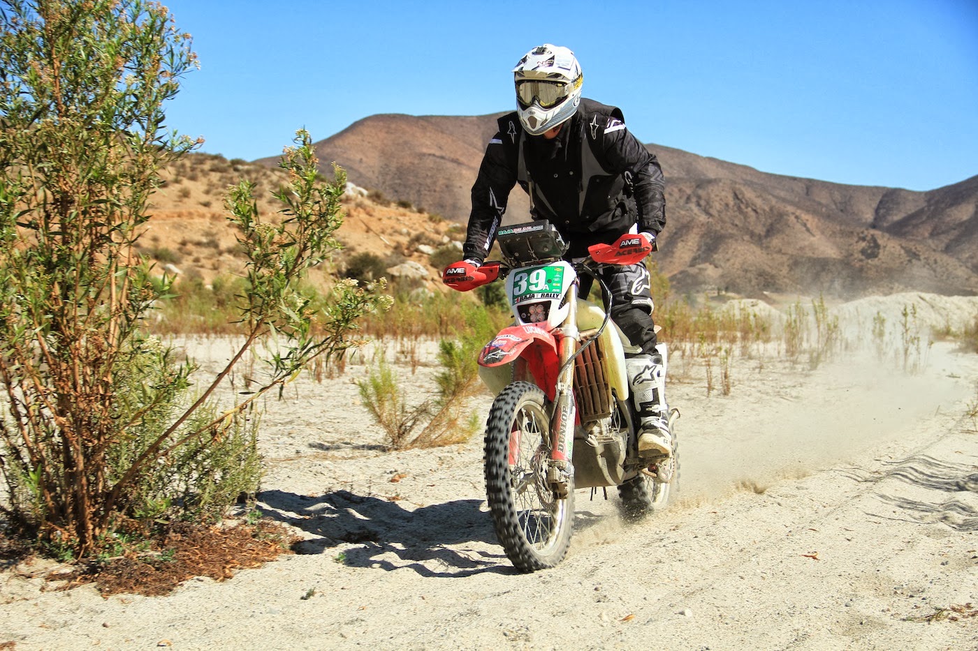 ANDY GRIDER WINS 1st BAJA RALLY TITLE