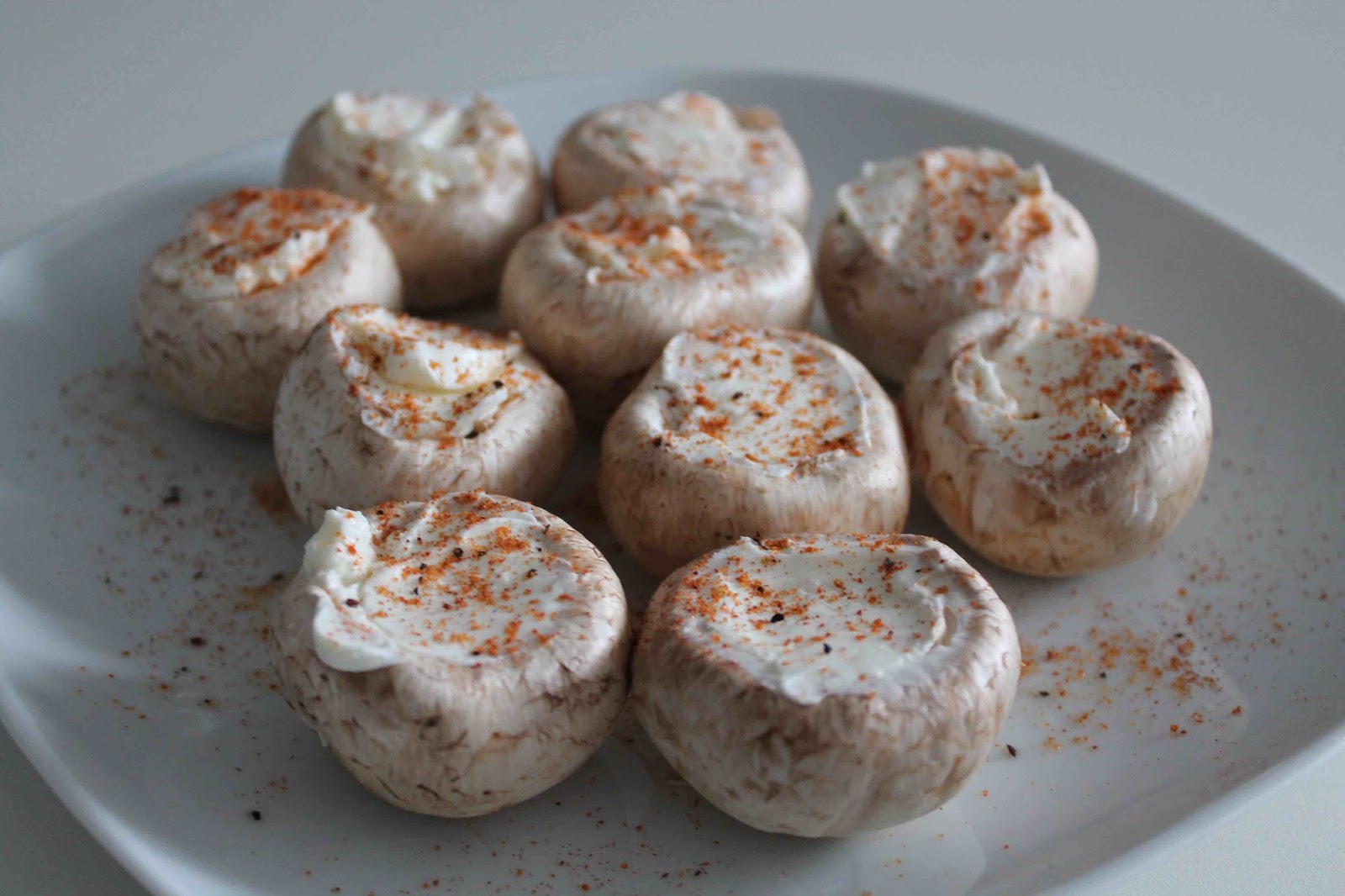 Få lite Matro: Grillade champinjoner fyllda med färskost