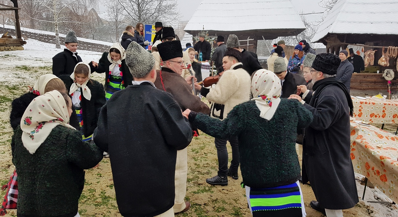 WOODEN SPOON INSPIRED FROM NATURE: Craciun in Maramures - prima parte