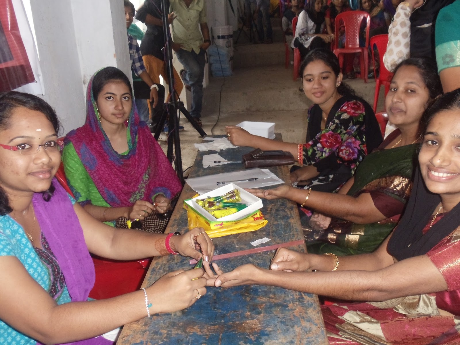 Dr Princy Francis: Mehandi Fest on 20/08/2013 by Women Cell, MES ...