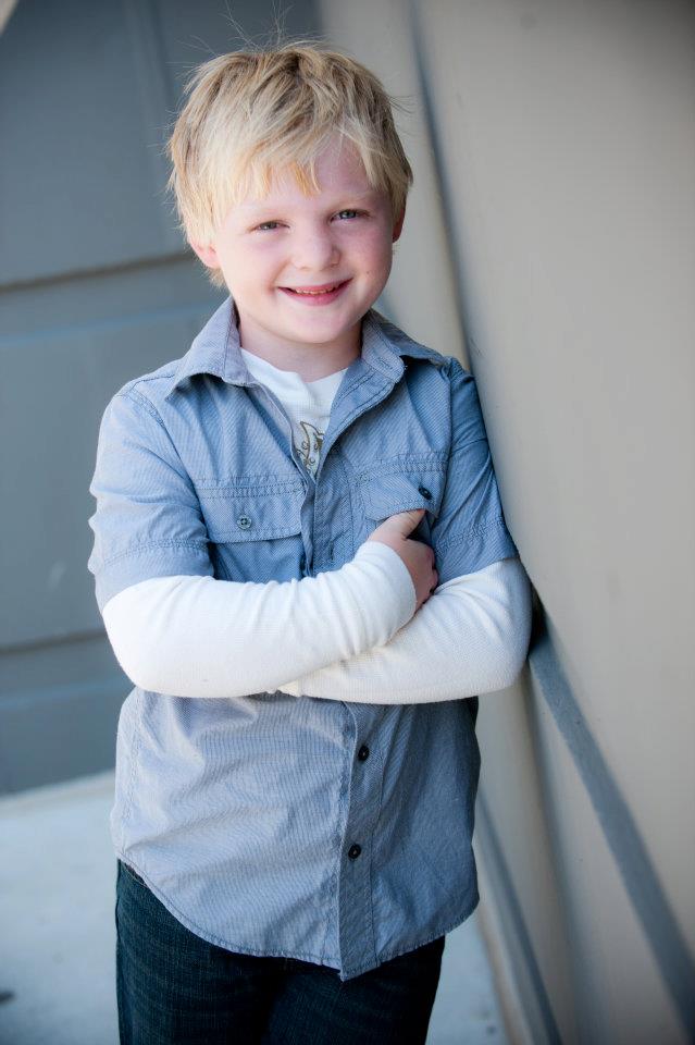 Taking the artistic world...one small step at a time.: Kaiden or Look-a ...