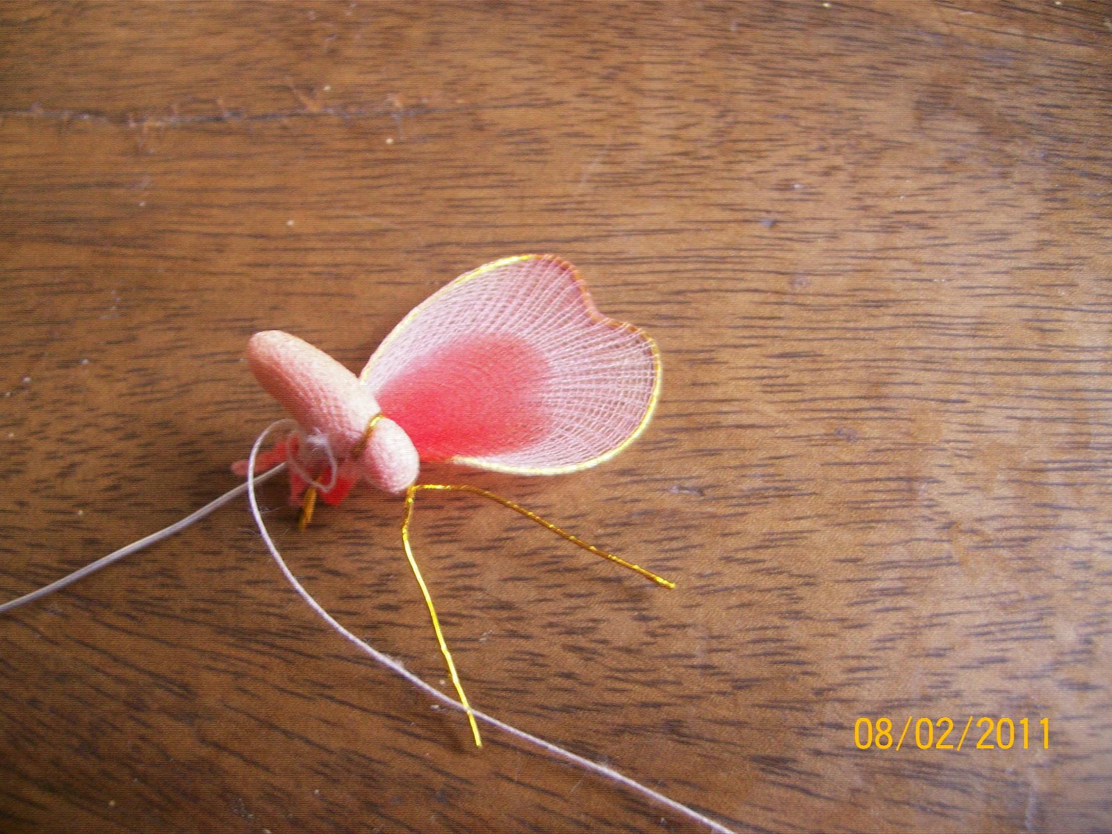 Tinas Creations: Instructions on making a nylon stocking butterfly