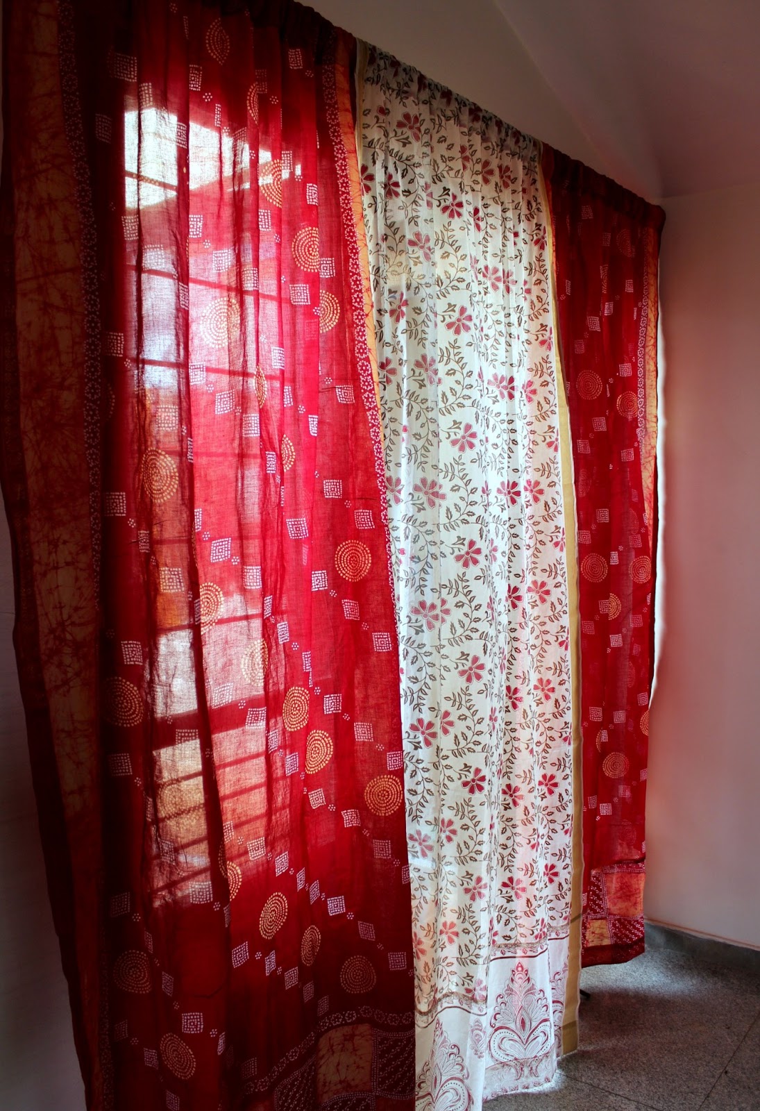 DEcorama : Reuse Recycle Decor - Saree Saga