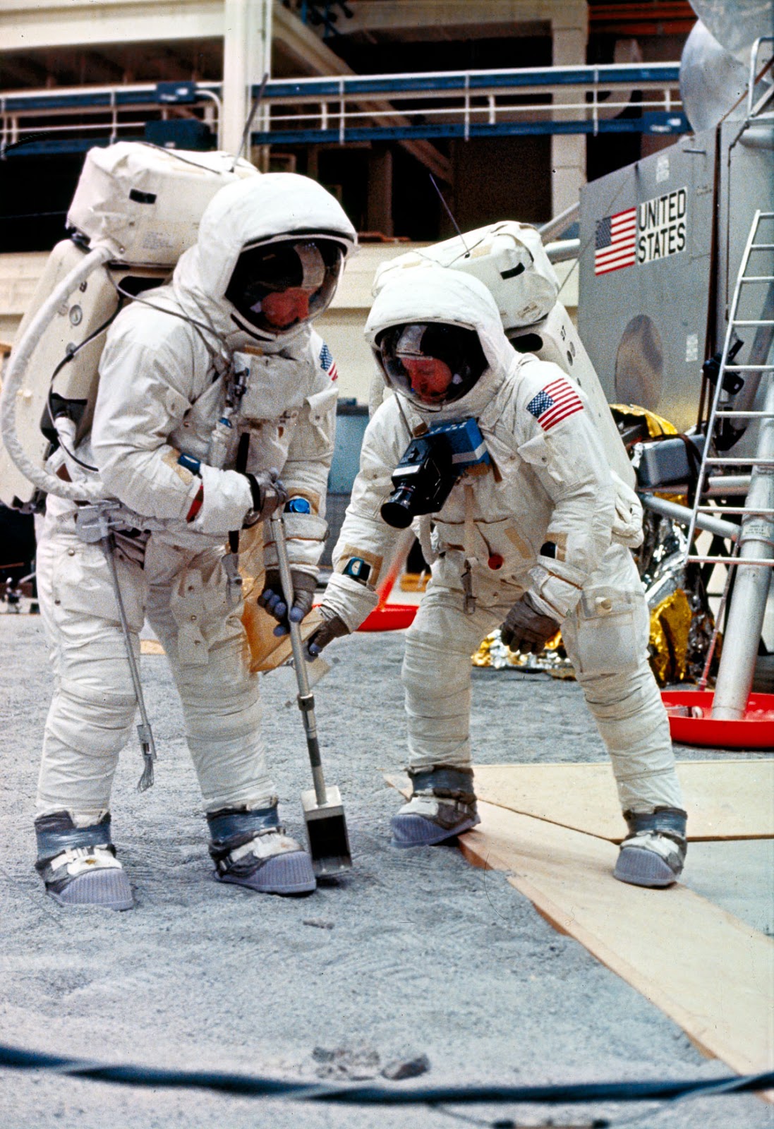 Astronauts Landing In Training First Hand:Astronaut Training On Lunar